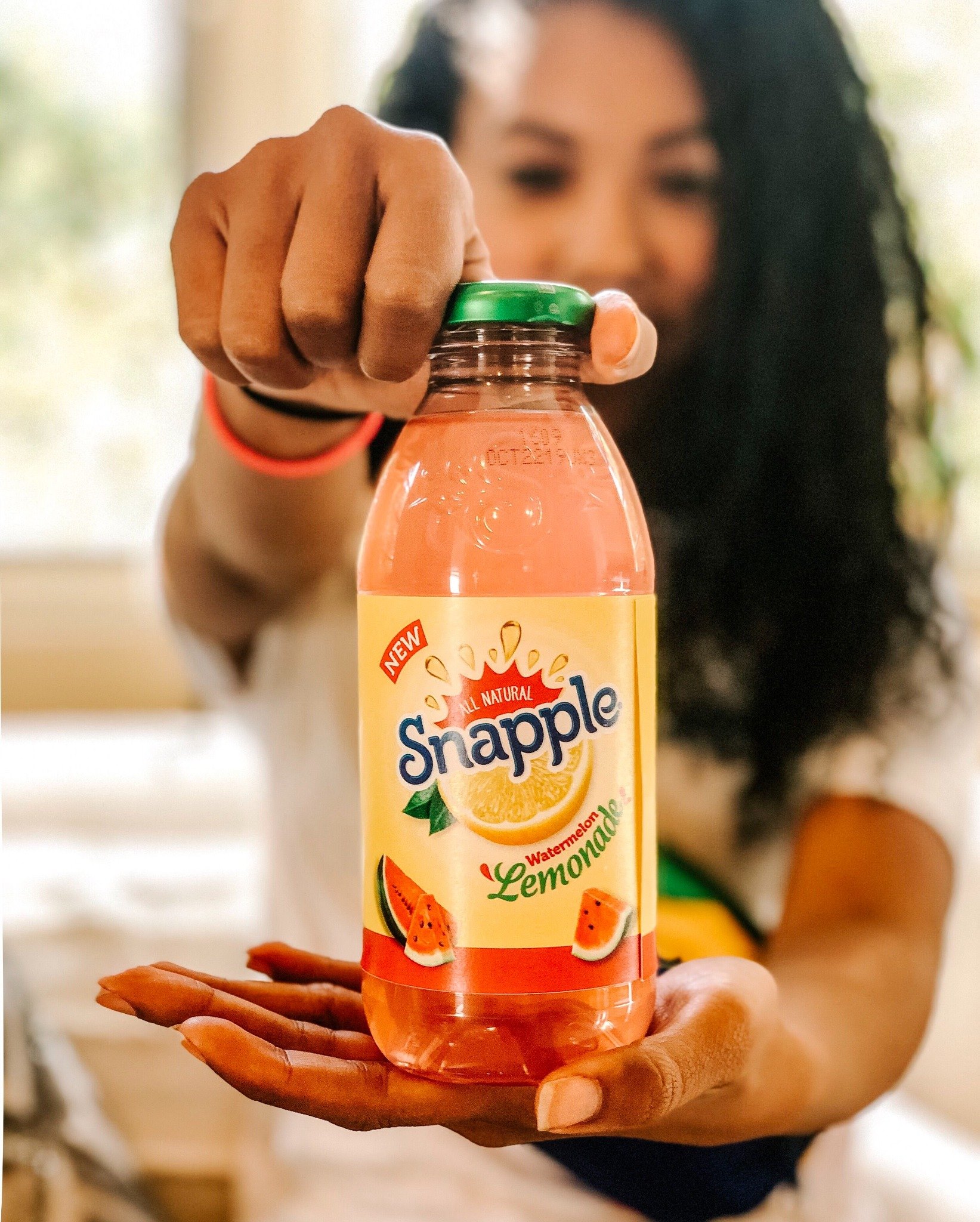 Does Snapple Have Caffeine? (and Diet Snapple) – HotSalty